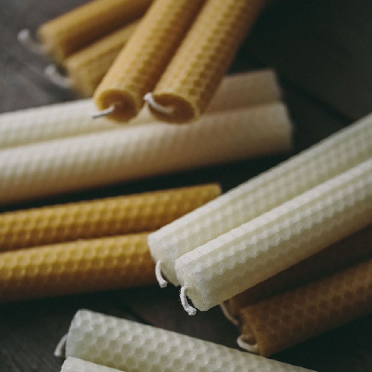 HAND ROLLED BEESWAX CANDLE SET OF TWO // CLOTTED CREAM – Coral & Moss